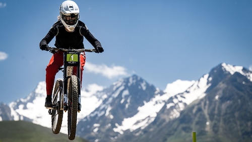 Watch UCI Downhill World Cup | Women Junior | Lenzerheide