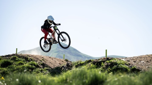 Watch UCI Downhill World Cup | Women Elite | La Thuile